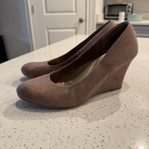 dexflex comfort | Shoes | Dexflex Comfort Muave Wedge Shoes | Poshmark